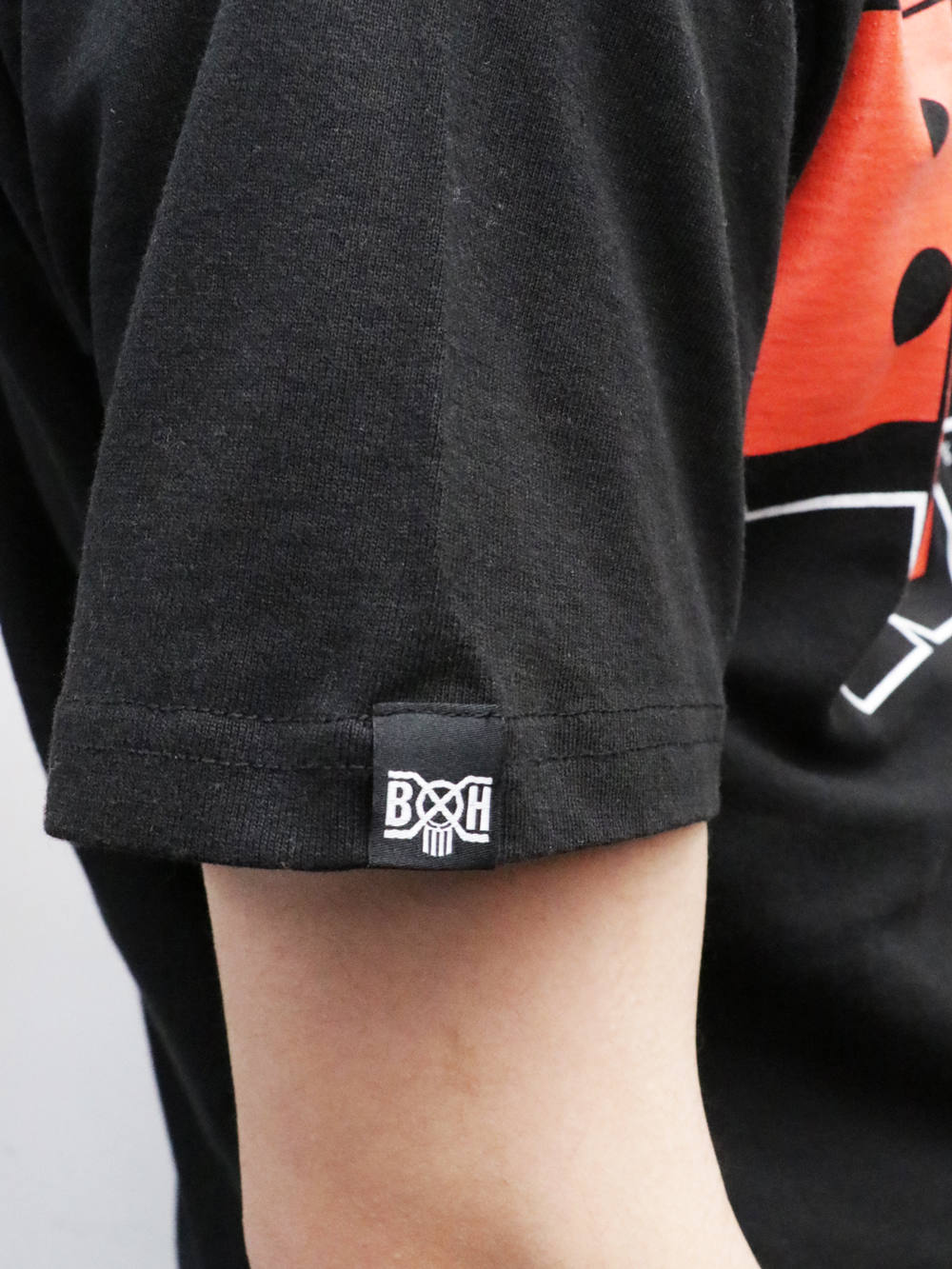 BOUNTY HUNTER - XOPOWO Tee (BLACK) | SKANDA